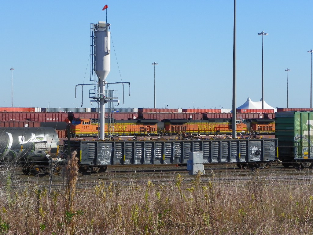 BNSF C44-9Ws 4374 & 4375
